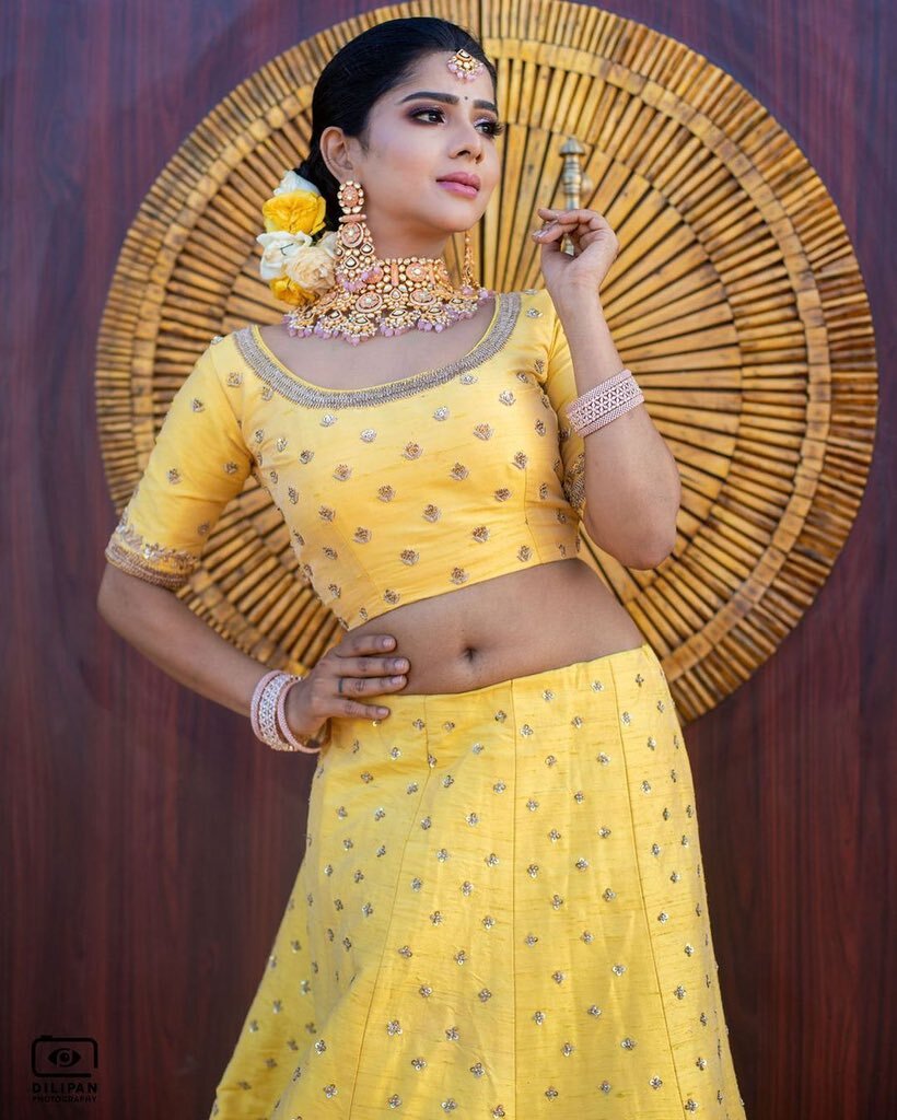 Actress Pavithra Lakshmi Hot Sexy Navel Show In Saree Photoshoot Stills ...