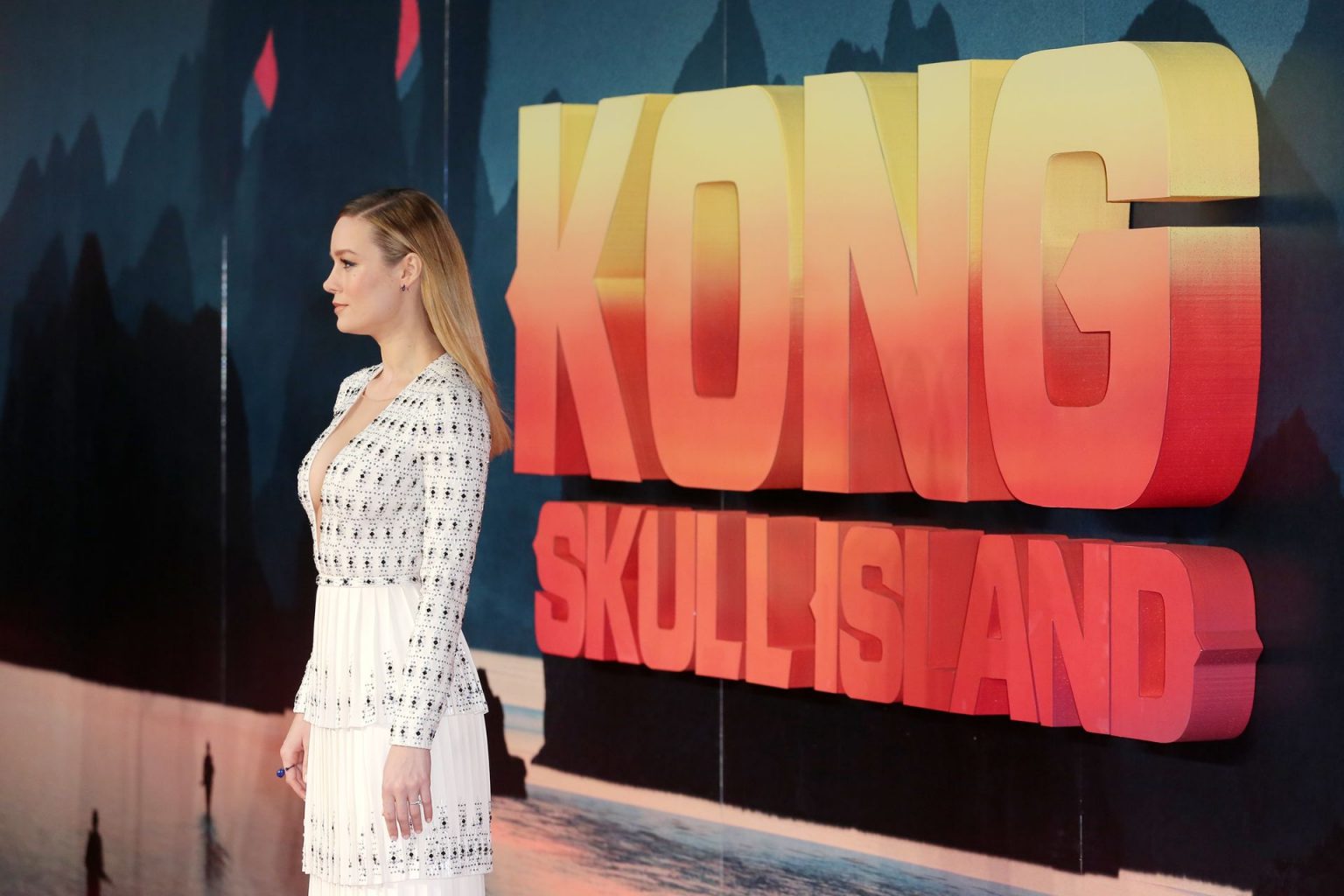 Actress Brie Larson Hot & Sexy Cleavage Show In Movie Press Meet Photos ...