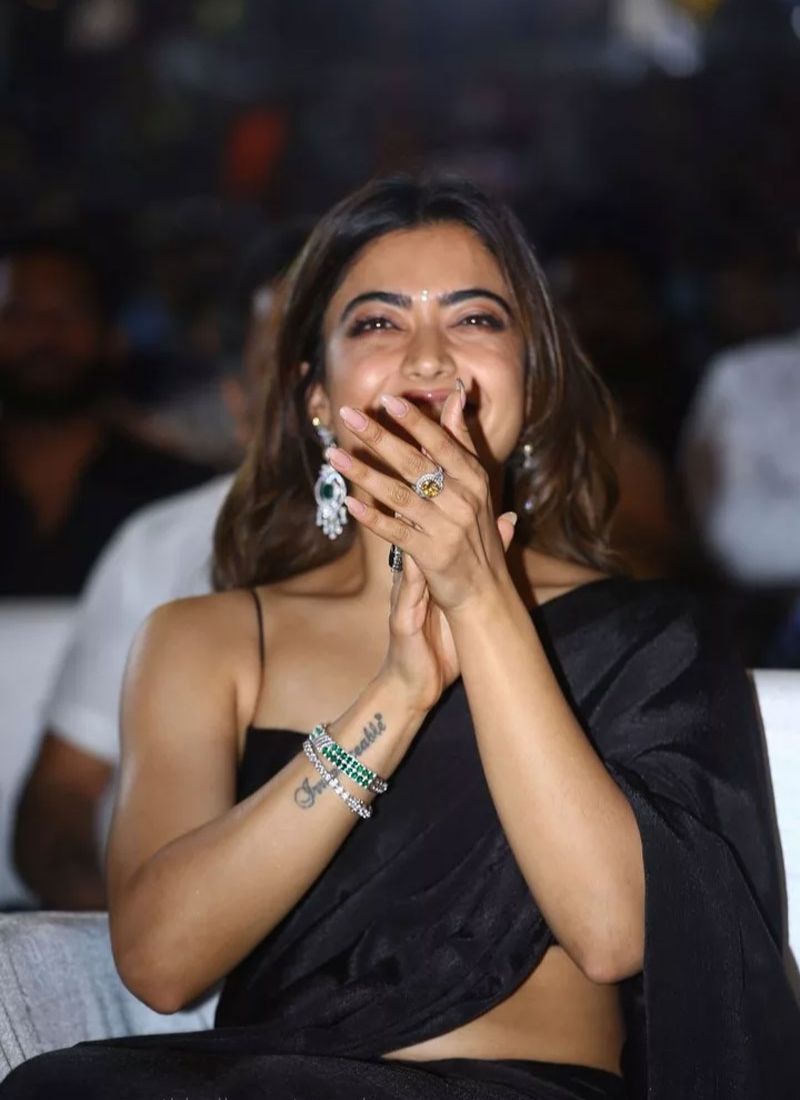 Rashmika Mandanna Steals the Spotlight in Sexy Black Saree at 'Pushpa' Pre-Release Event ...